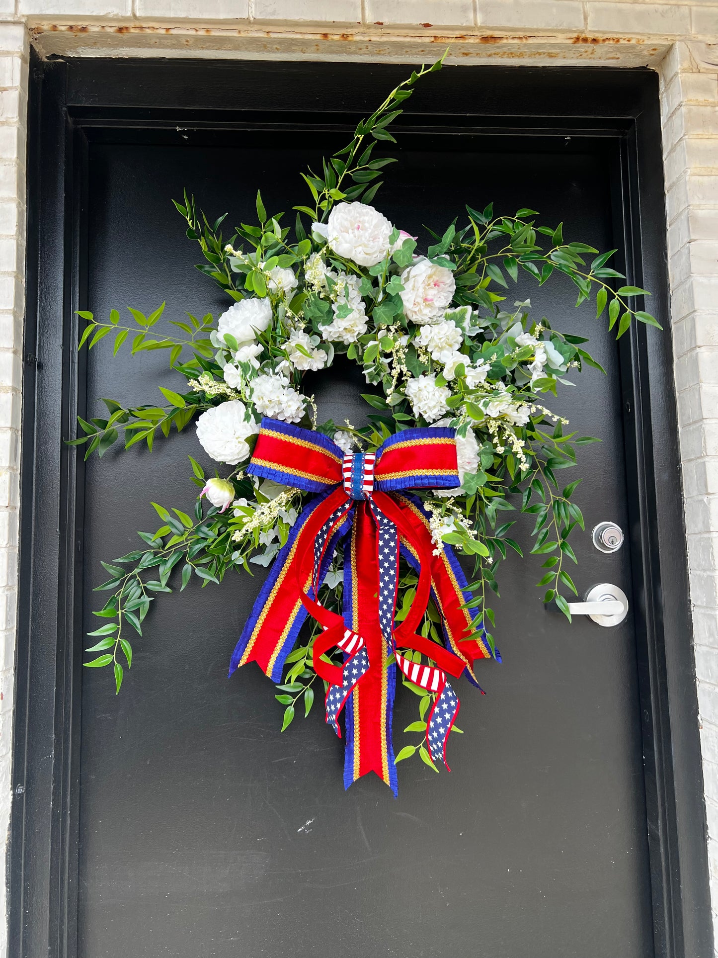 Stars & Blooms Statement Wreath – Jeffrey Surles Living